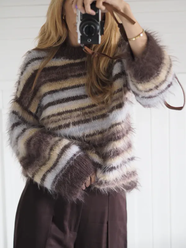 Fuzzy Mista Sweater | Strikkepakke | Garnuniverset - Garnuniverset AS